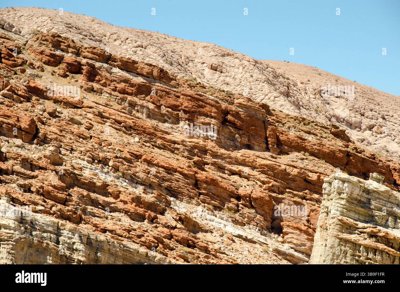 Rugged rock walls hi-res stock photography and images - Alamy