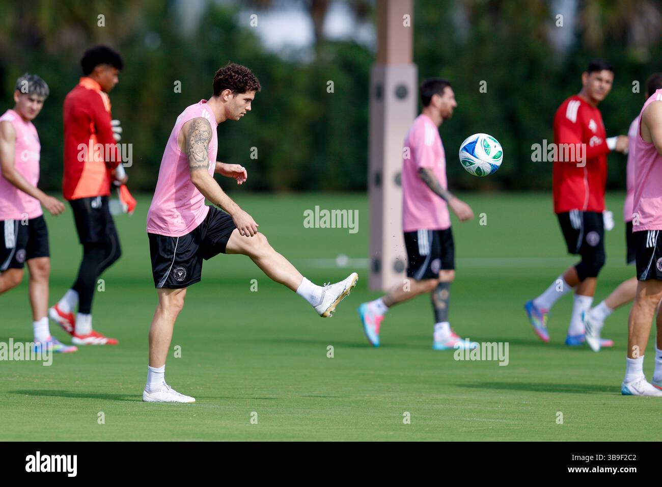 FORT LAUDERDALE, FL - MAY 09: Leo Afonso (22) of Inter Miami CF ...