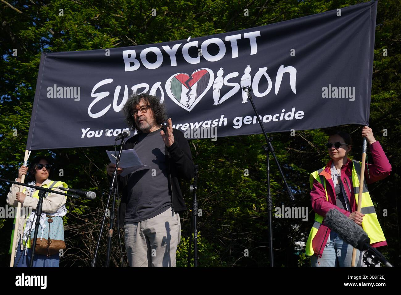 Actor Stephen Rea speaking at a pro-Palestine protest outside the RTE ...
