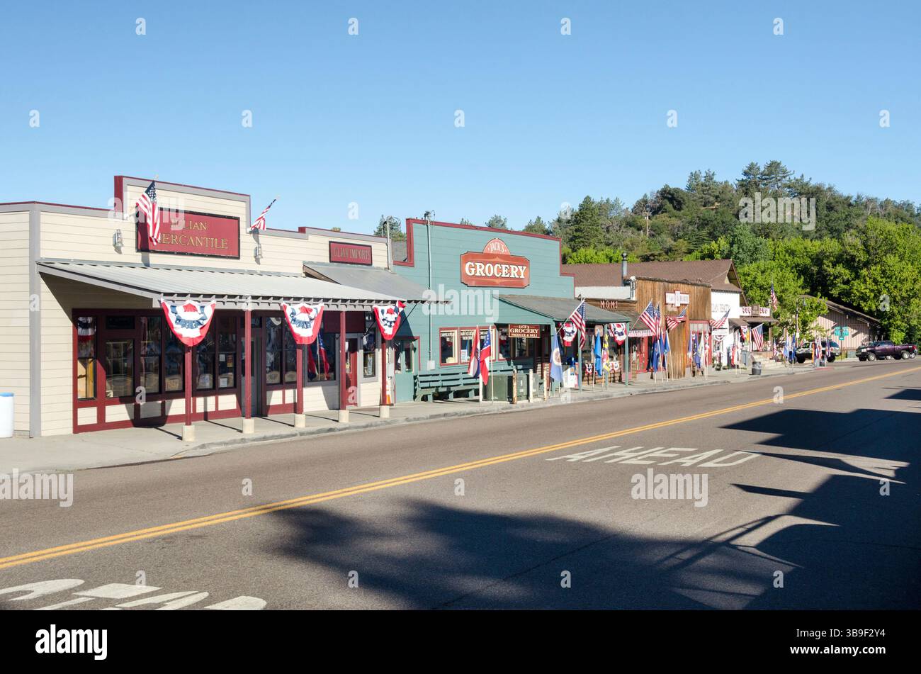Along main street walkway hi-res stock photography and images - Alamy