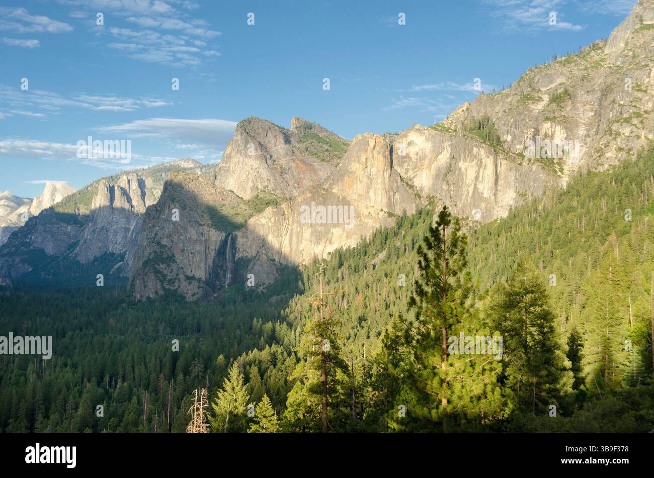 Half Dome on the eastern rim of Yosemite Valley Stock Photo - Alamy