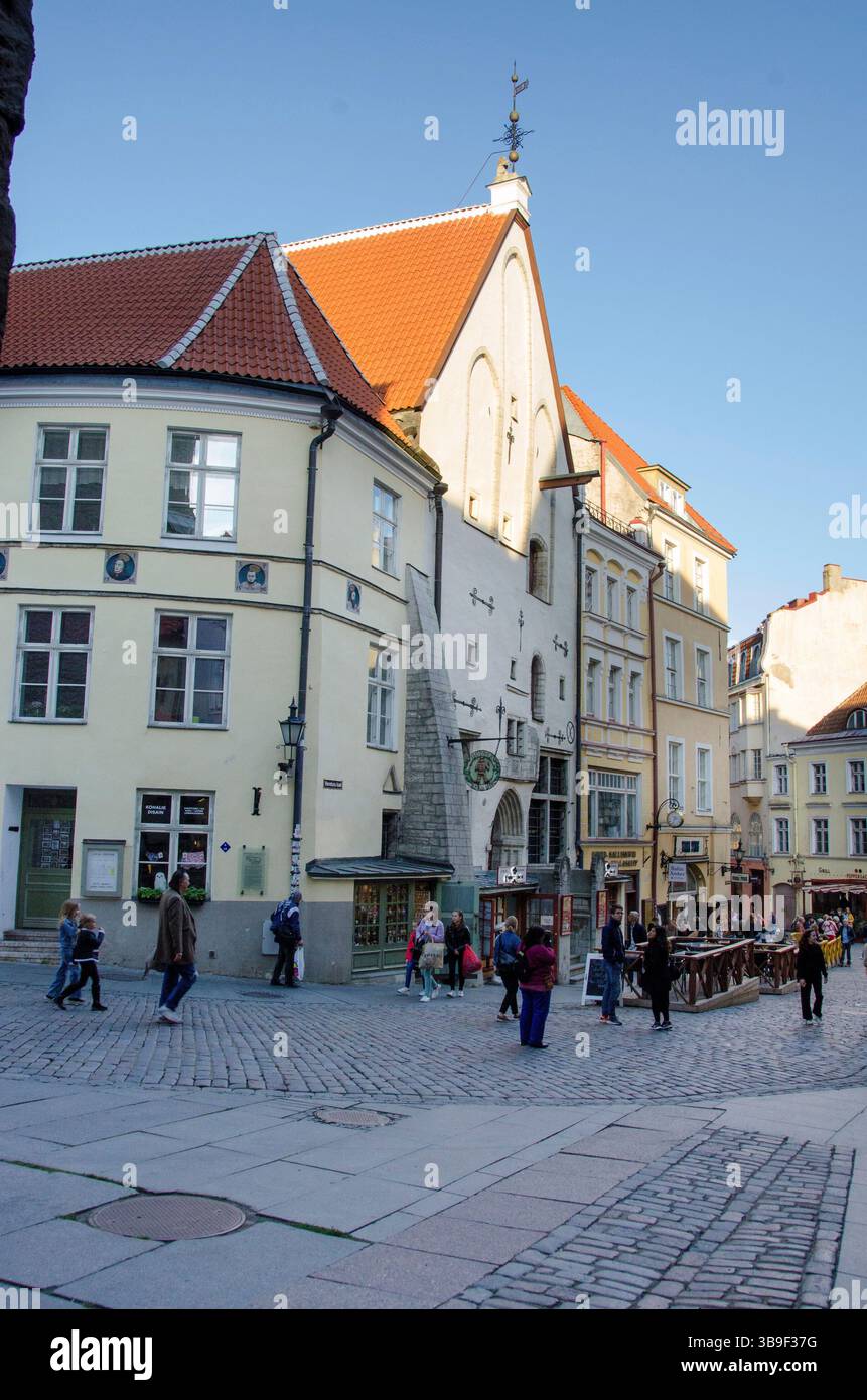 Cobbled pavement scene in hi-res stock photography and images - Alamy