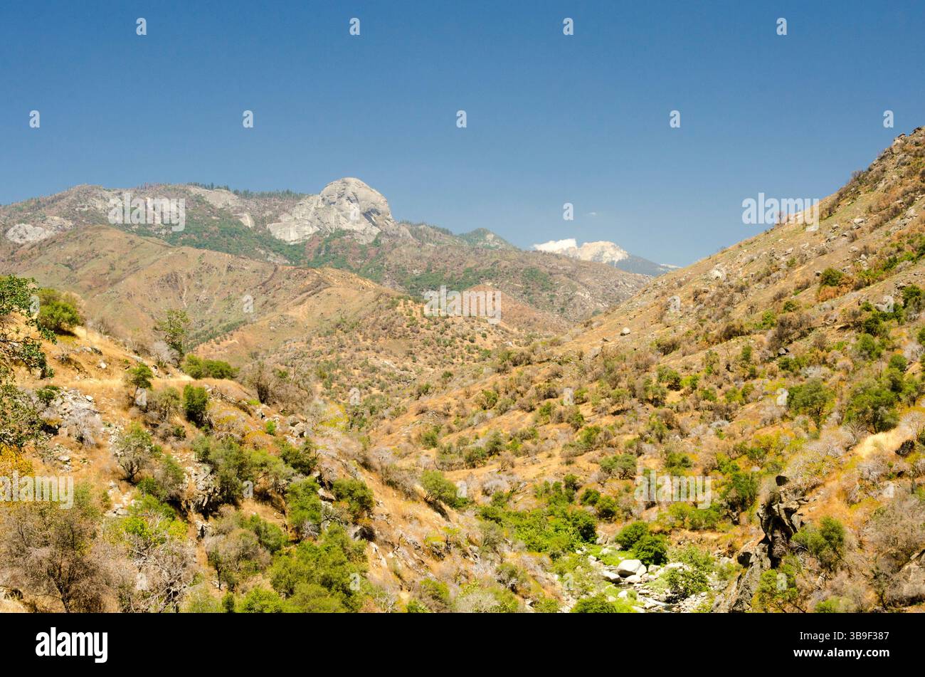 Snow-capped peaks and valleys of the Sierra Nevada Stock Photo - Alamy