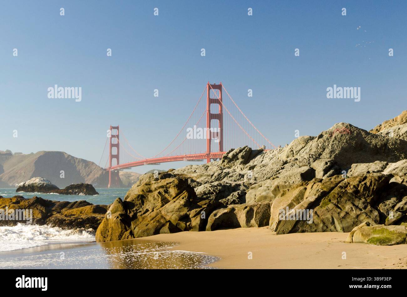 Rocks in front of the Golden Gate Bridge Stock Photo - Alamy