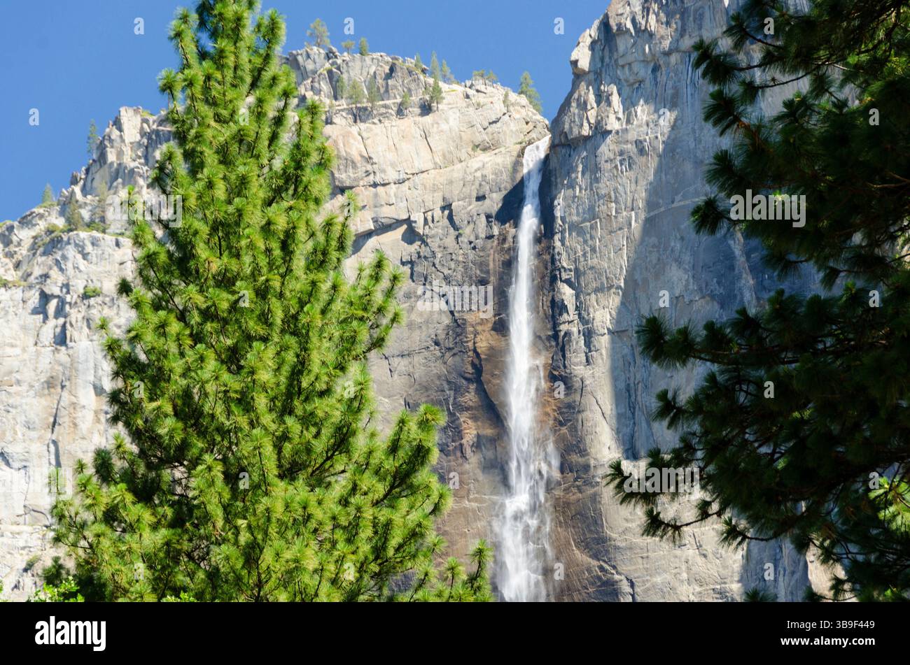 Falling water at upper Yosemite Falls Stock Photo - Alamy