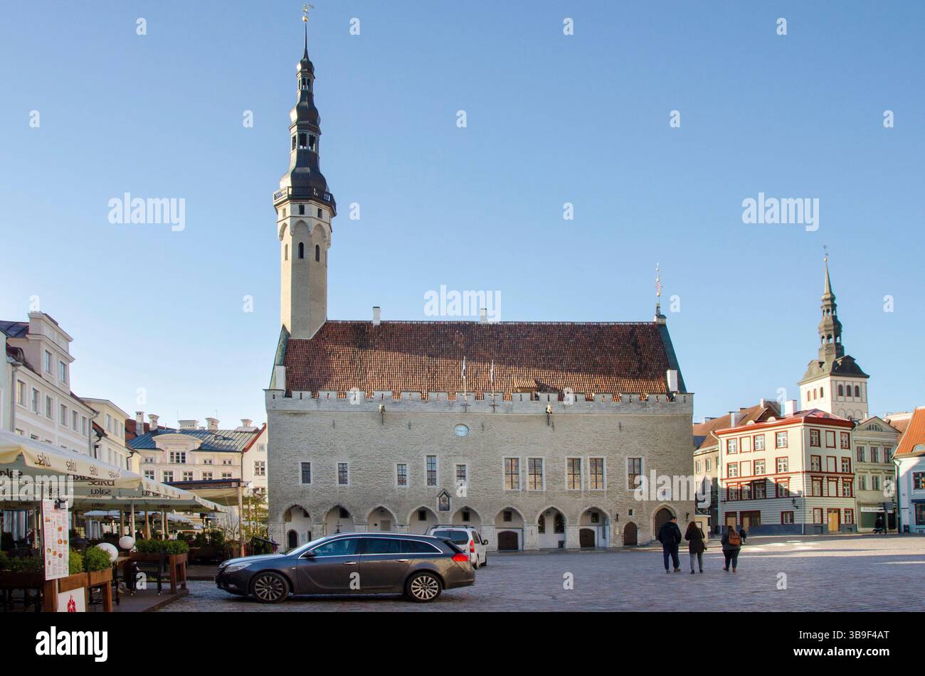Tallinn city hall square on a beautiful late summer morning hi-res ...