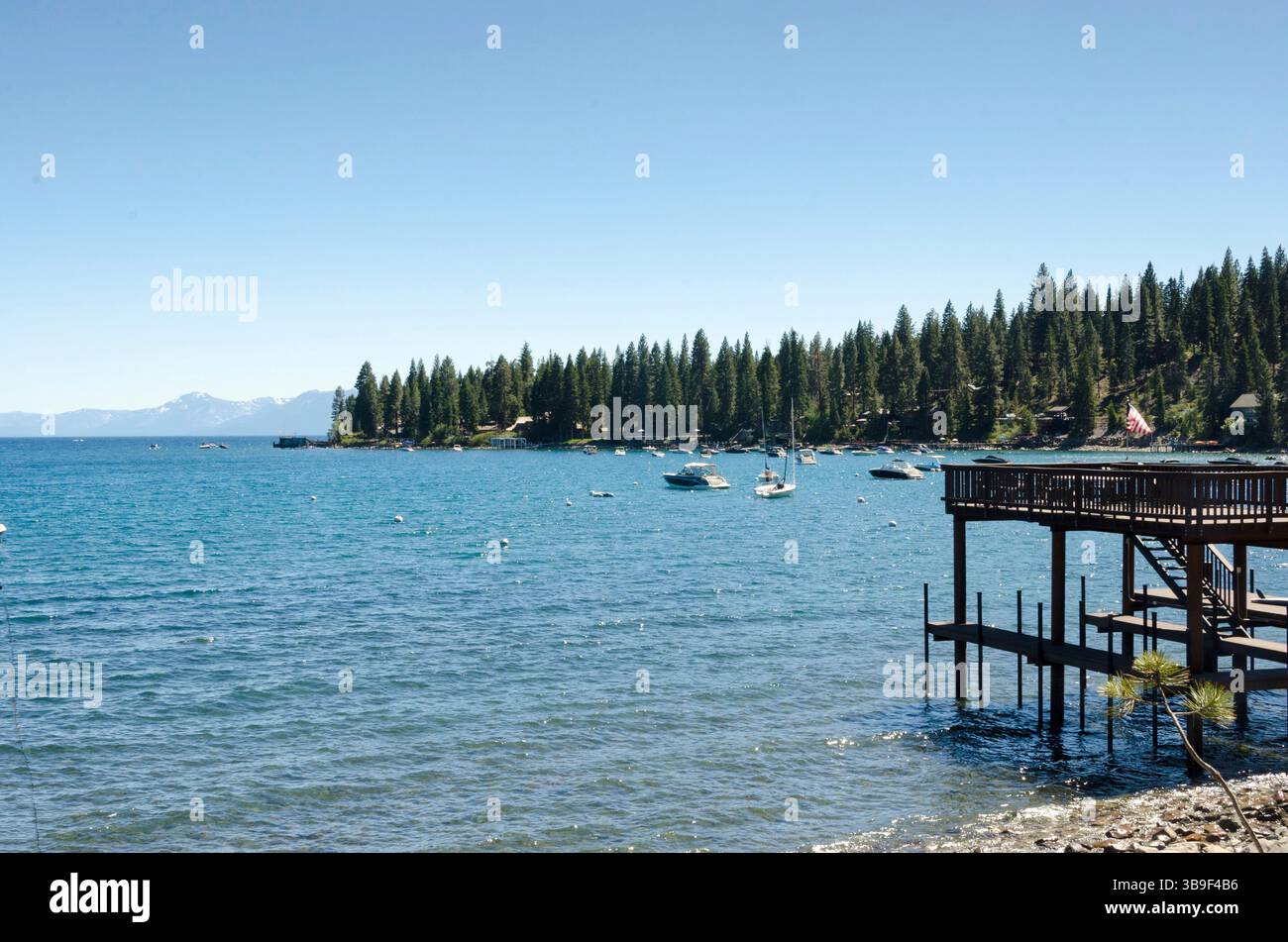 California lake tahoe dock boats hi-res stock photography and images - Alamy