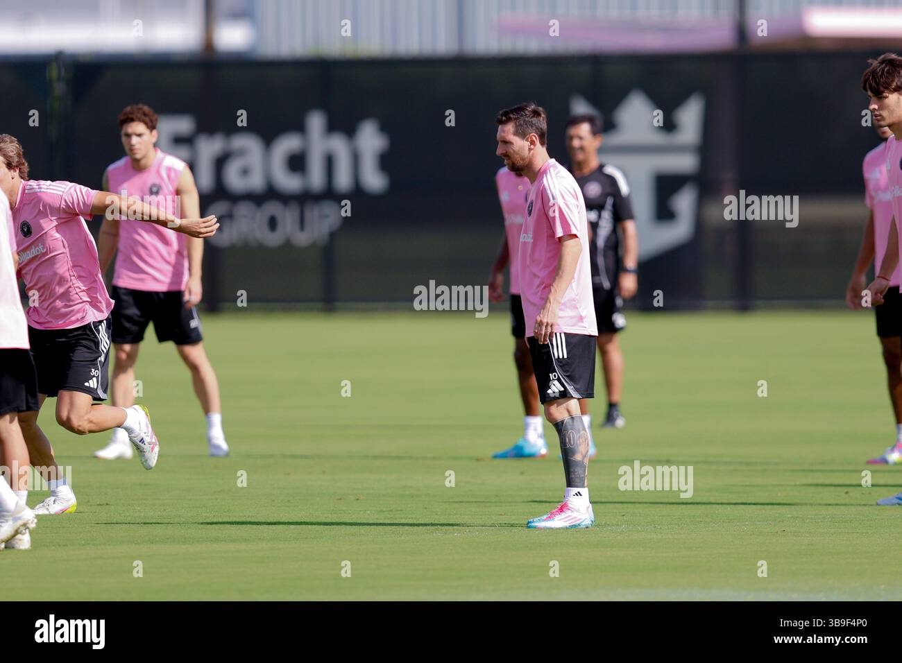 FORT LAUDERDALE, FL - MAY 09: Lionel Messi (10) of Inter Miami CF ...