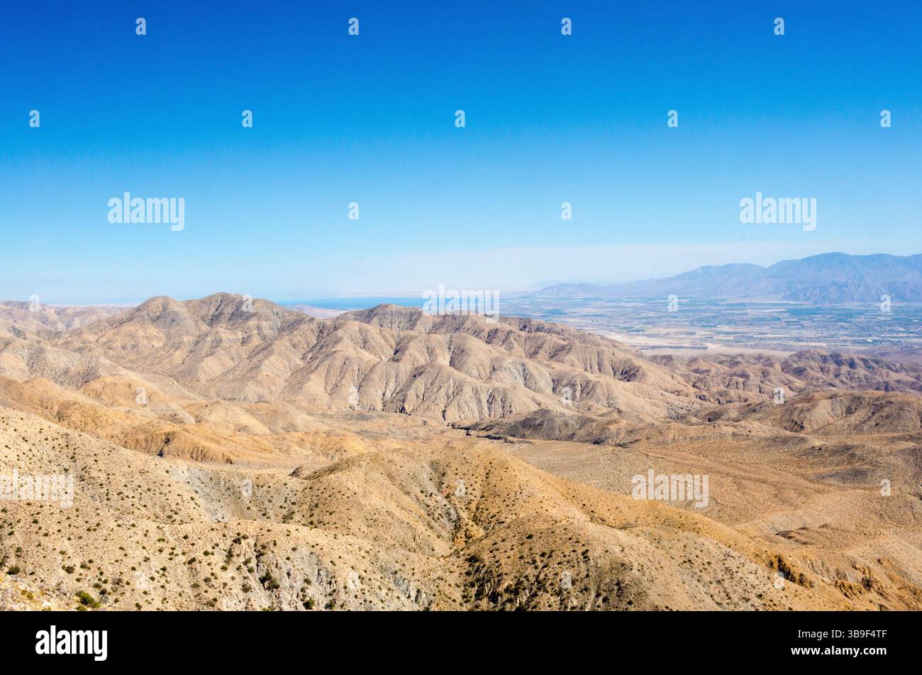 San andreas fault in joshua tree national park hi-res stock photography ...