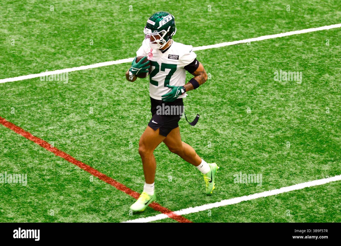 New York Jets safety Malachi Moore (27) runs during the NFL football ...