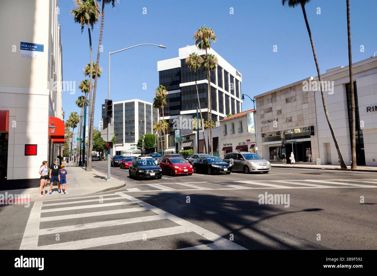 Street scene in Beverly Hills Stock Photo - Alamy