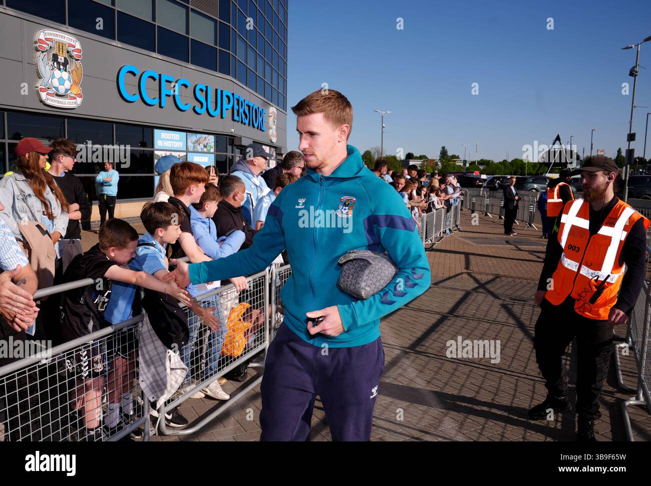 Coventry City's Ben Sheaf arrives before the Sky Bet Championship play ...