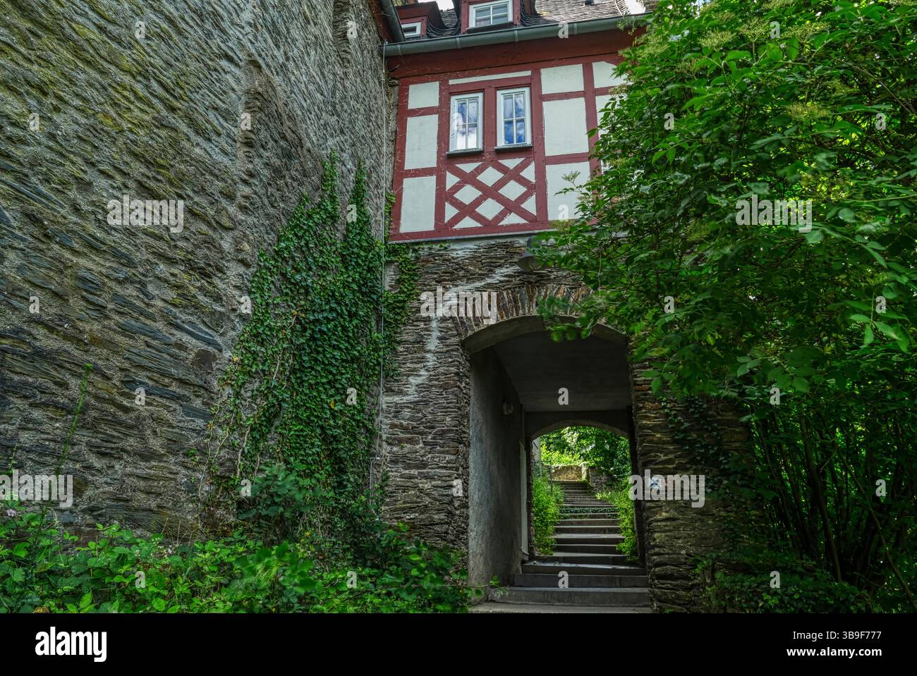 Gatehouse to a historic castle in Bacharach Stock Photo - Alamy