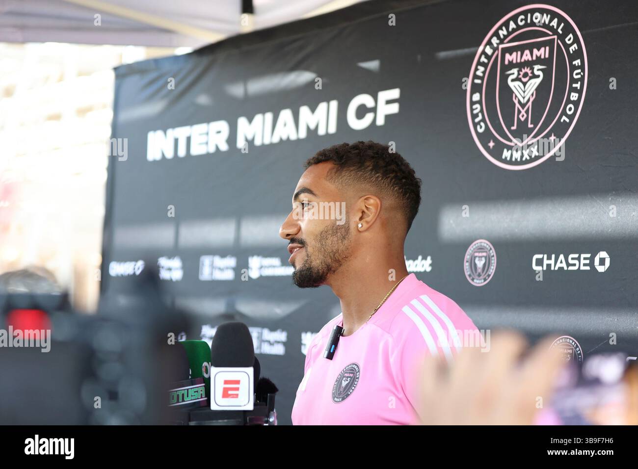 FORT LAUDERDALE, FL - MAY 09: Yannick Bright (42) of Inter Miami CF ...