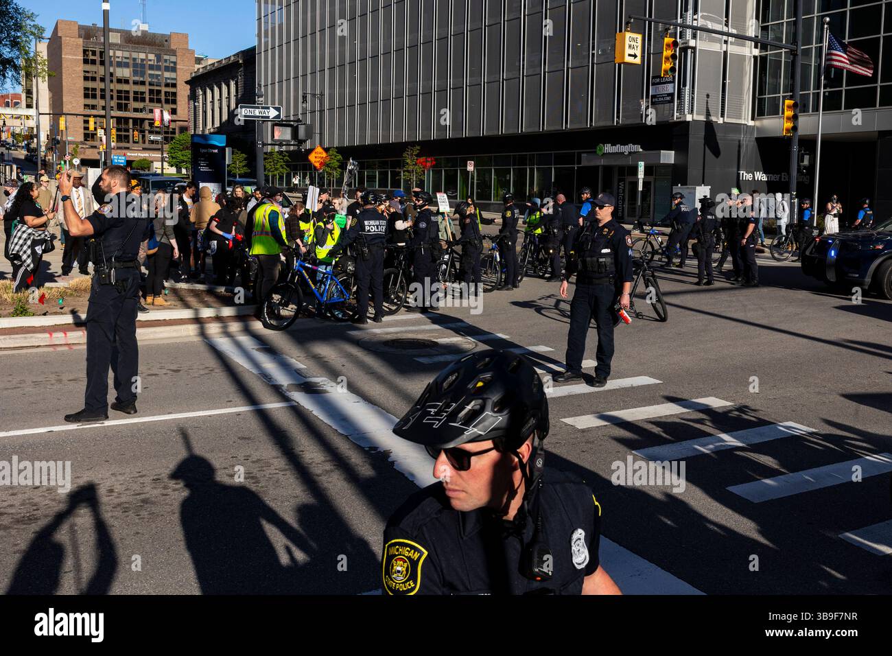 Grand Rapids and Michigan State Police block protesters after they ...