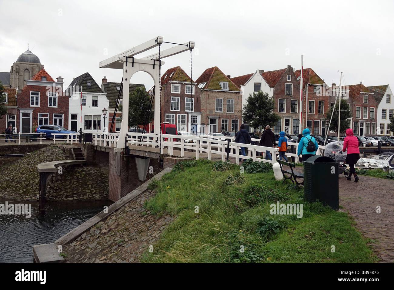 Harbour bascule bridge hi-res stock photography and images - Alamy