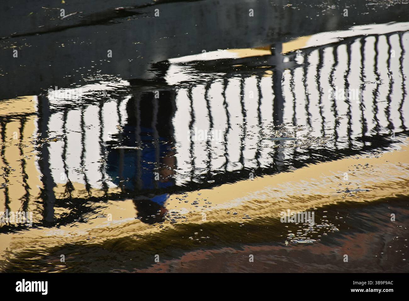 In the water - Pedestrian bridge Stock Photo - Alamy
