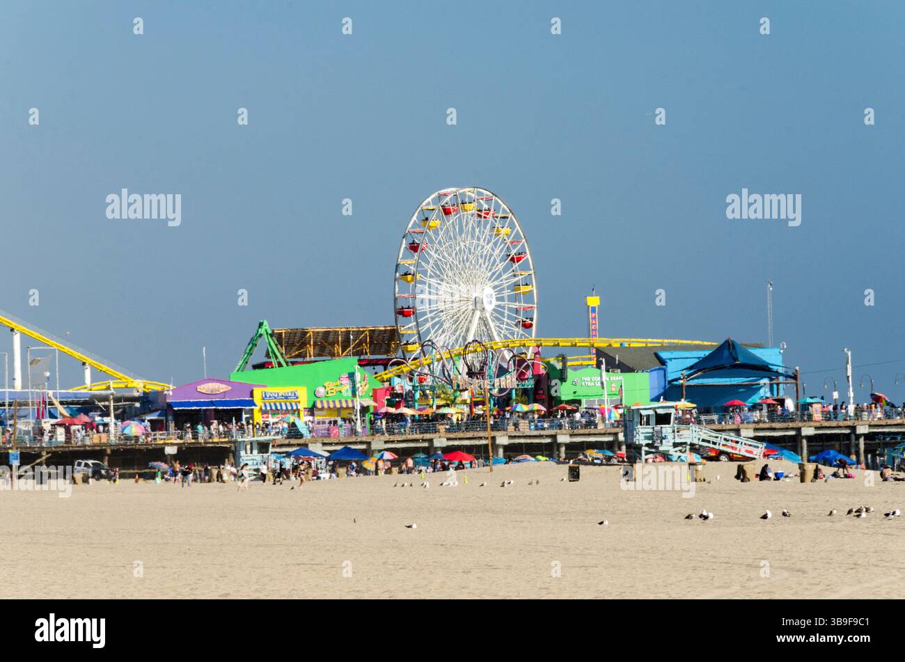 Pacific park with ferris wheel on the santa monica pier hi-res stock ...