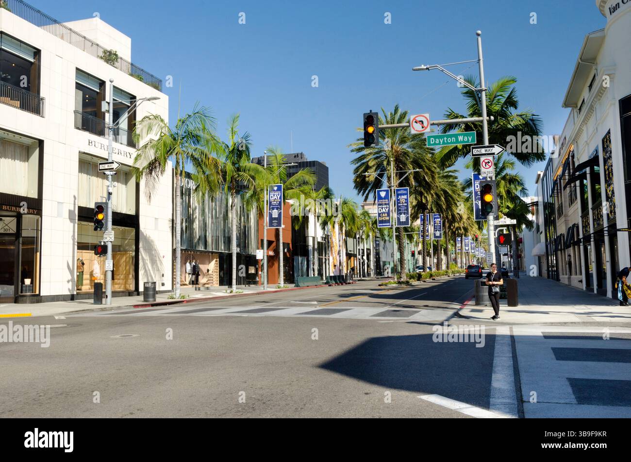 Rodeo drive shops in beverly hi-res stock photography and images - Alamy