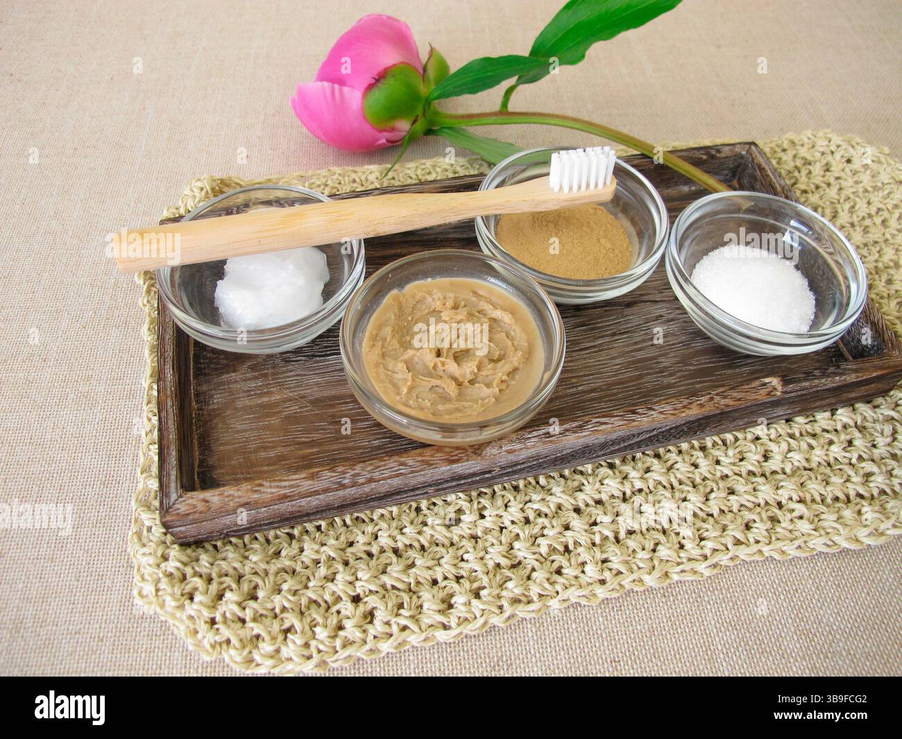 Homemade toothpaste recipe with coconut oil, xylitol and healing clay ...