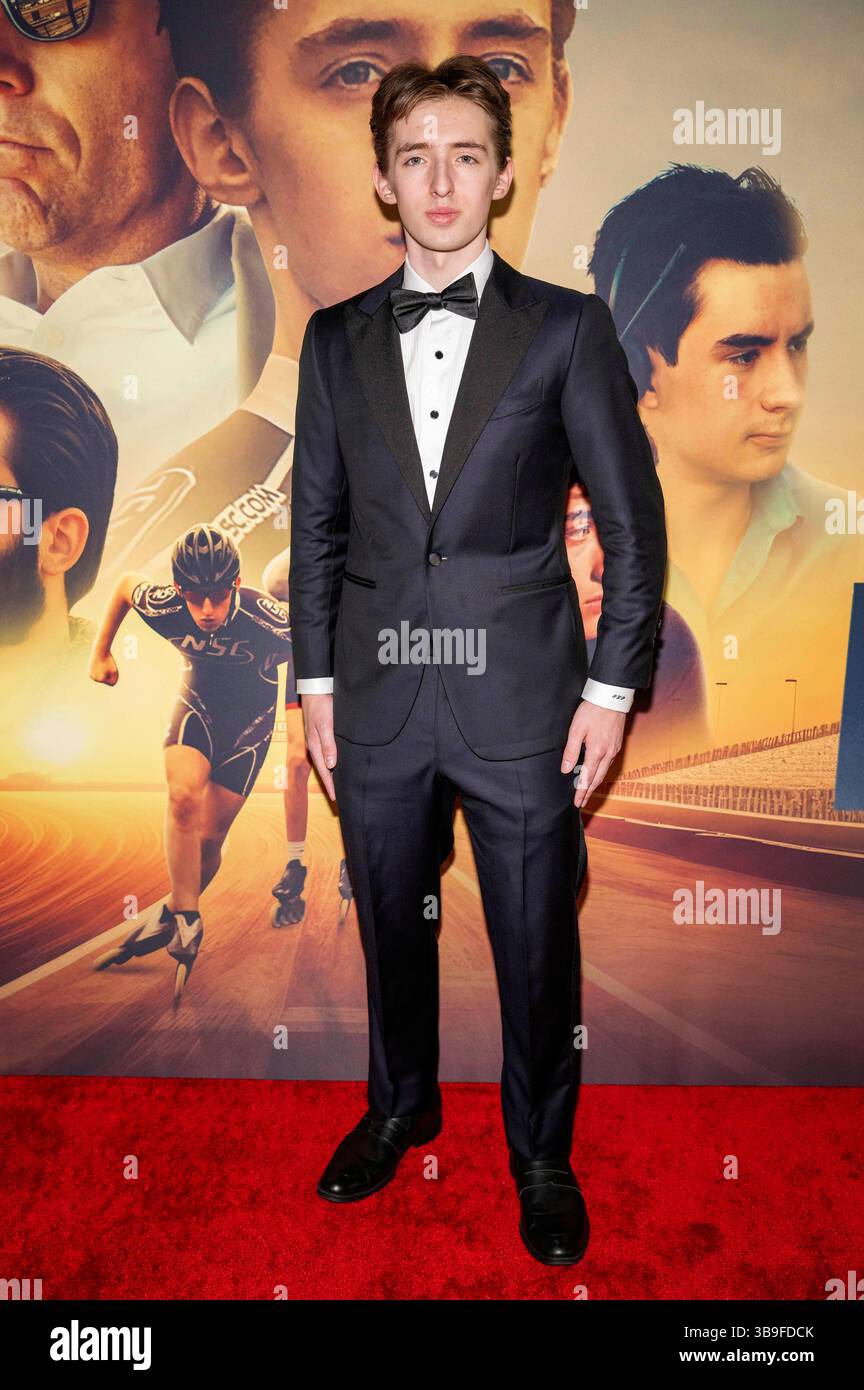 Samuel L. Pierce bei der Premiere des Kinofilms Off the Line im Regal ...