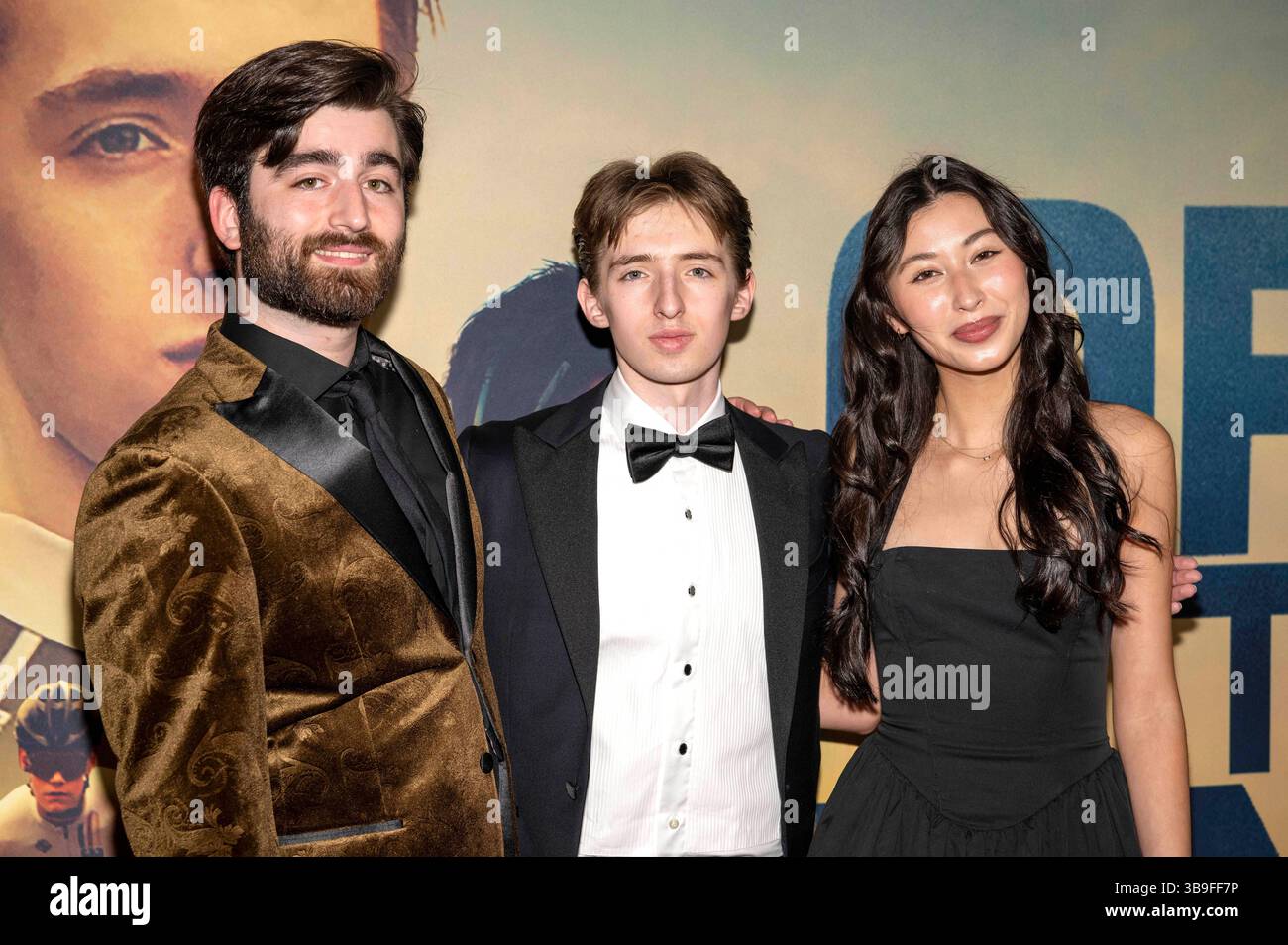 Doran Danielson, Samuel L. Pierce und Hana Hyde bei der Premiere des Kinofilms Off the Line im ...