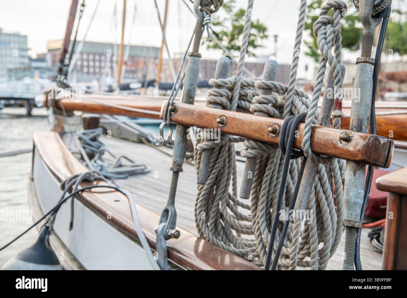 Gaff rigging on sailing hi-res stock photography and images - Alamy
