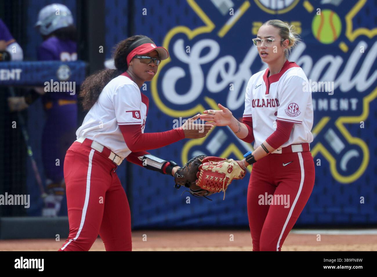 ATHENS, GA - MAY 08: Oklahoma starting pitcher Sam Landry (21) and ...