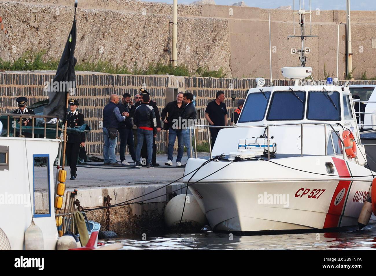 PORTICELLO SUB WORKING ON THE RECOVERY OF THE BAYESIEN WHO DIED DURING ...