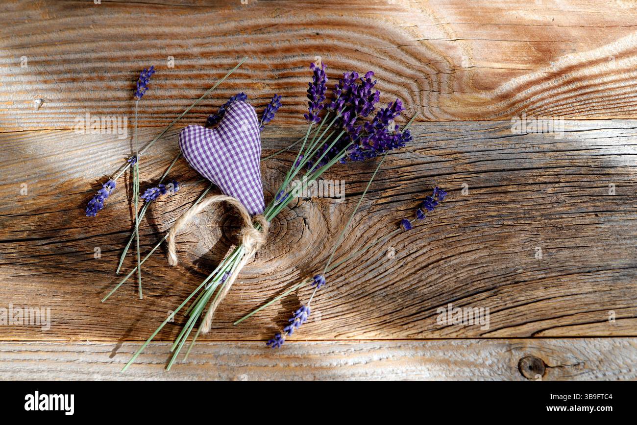 Lavender tea with lemon Stock Photo - Alamy