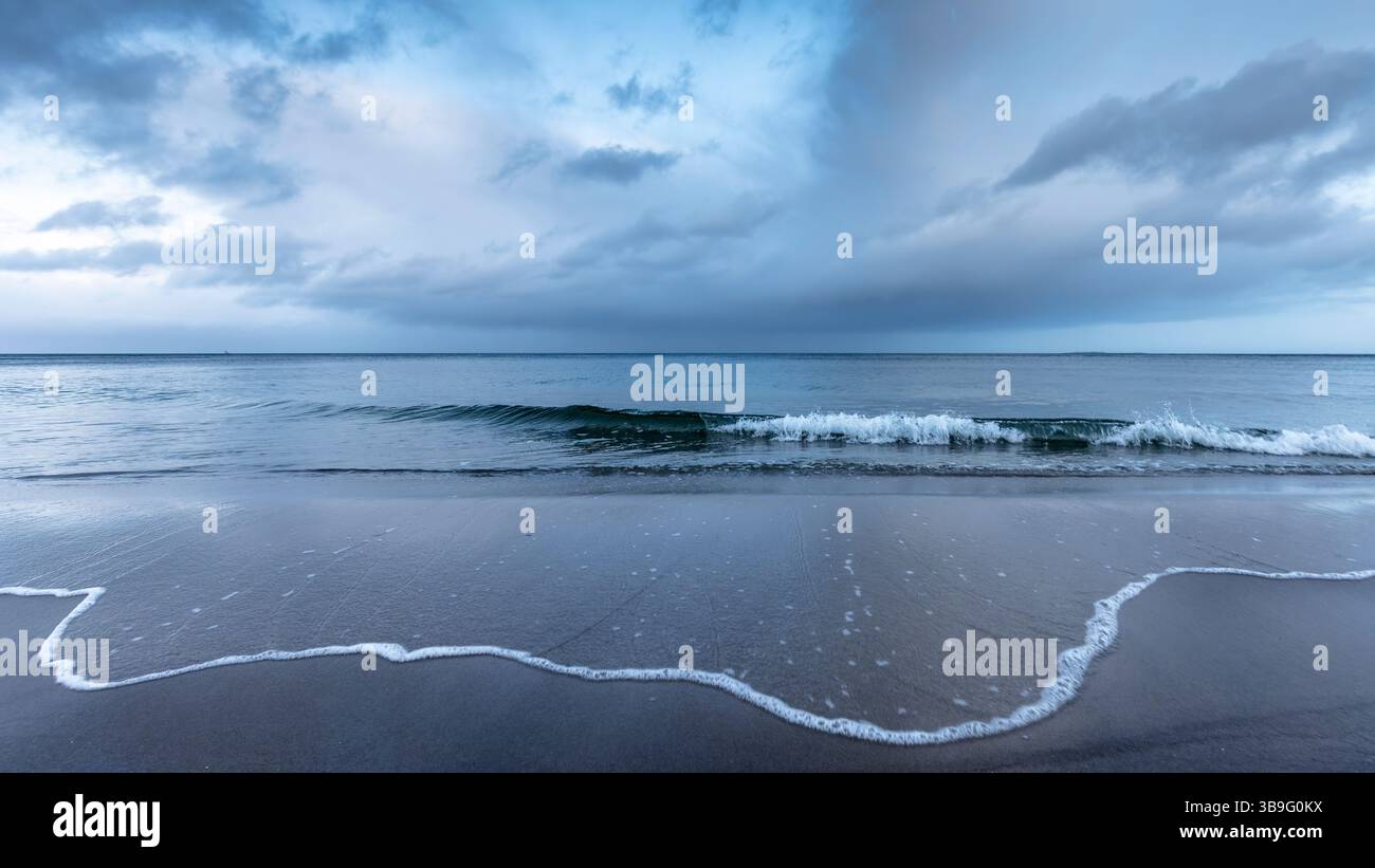 Sandy beach on the island of Rügen in winter Stock Photo - Alamy