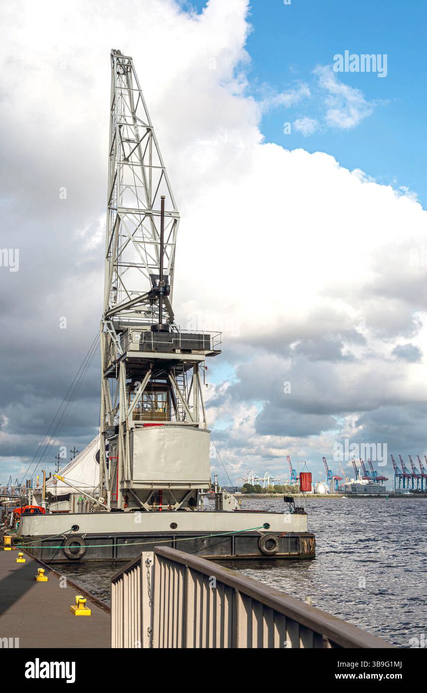 Old floating crane working hi-res stock photography and images - Alamy