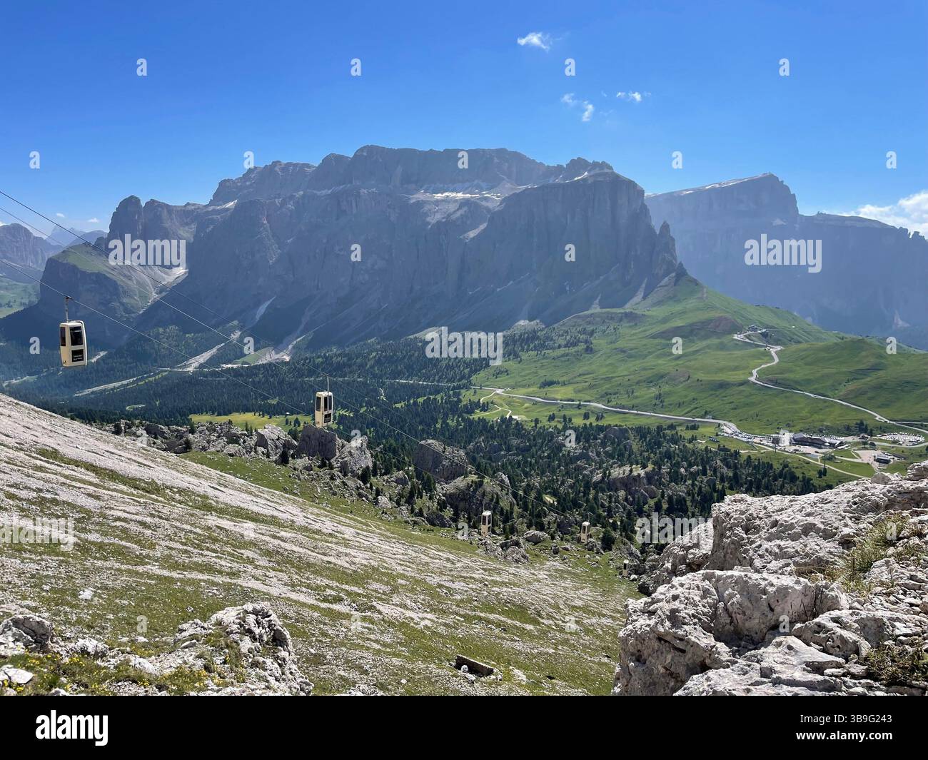 Aerial view mountain pass hi-res stock photography and images - Alamy