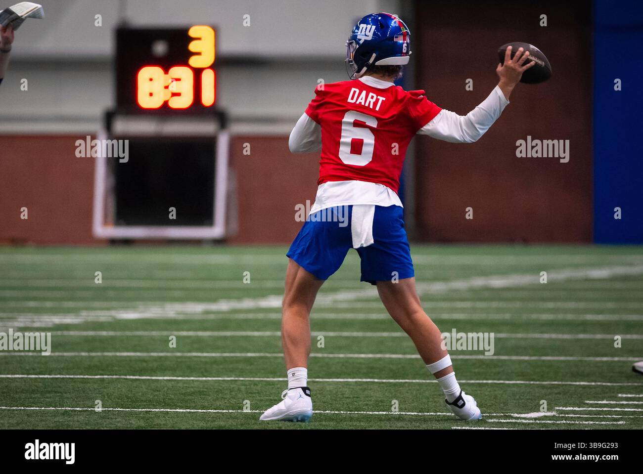 New York Giants quarterback Jaxson Dart (6) throws during the NFL football team's rookie ...