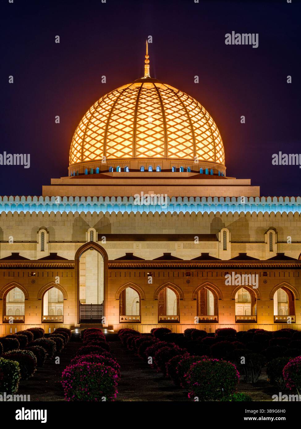 Oman, Muscat, Sultan Qabus Grand Mosque Stock Photo - Alamy