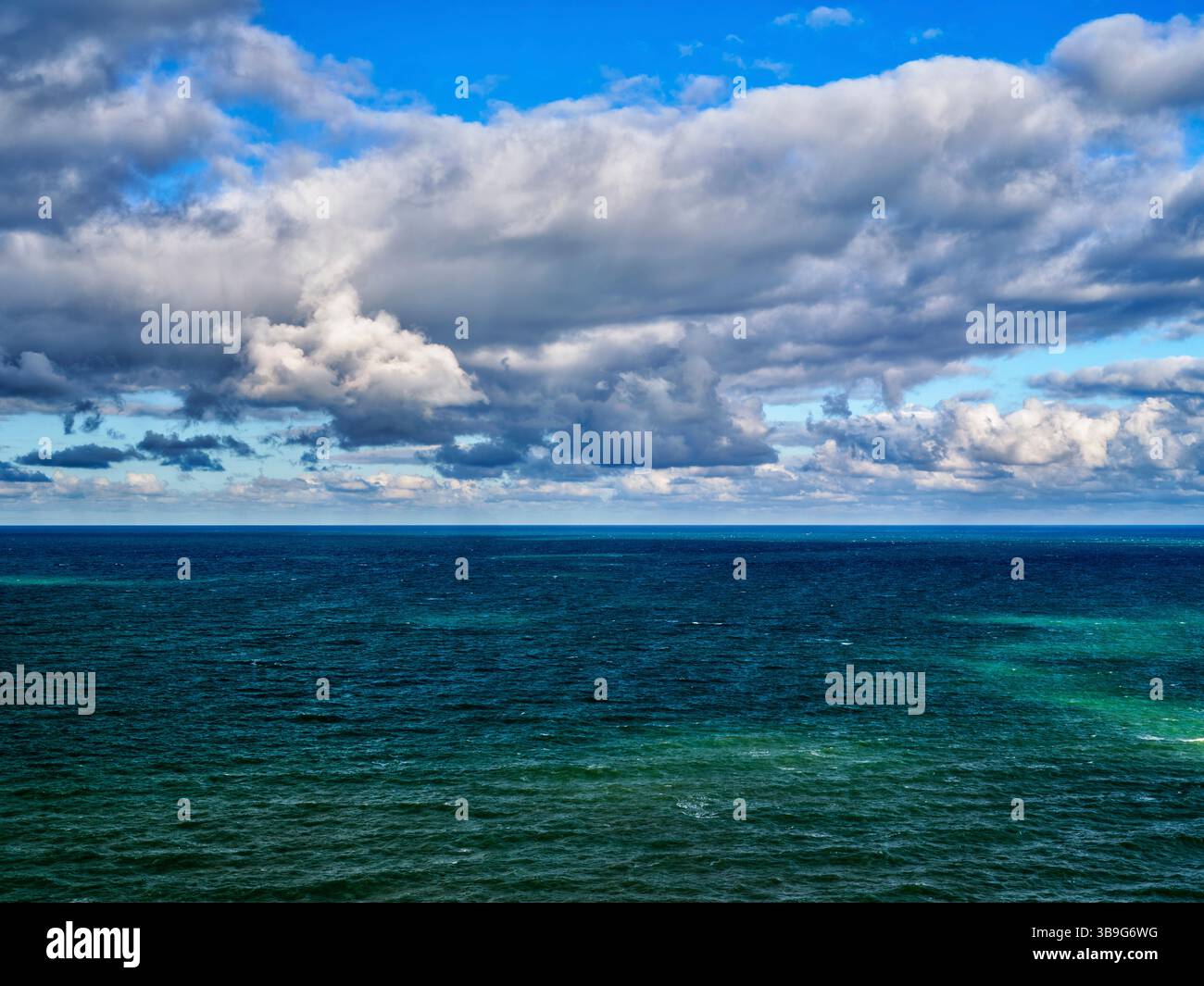Atlantic ocean routes hi-res stock photography and images - Alamy