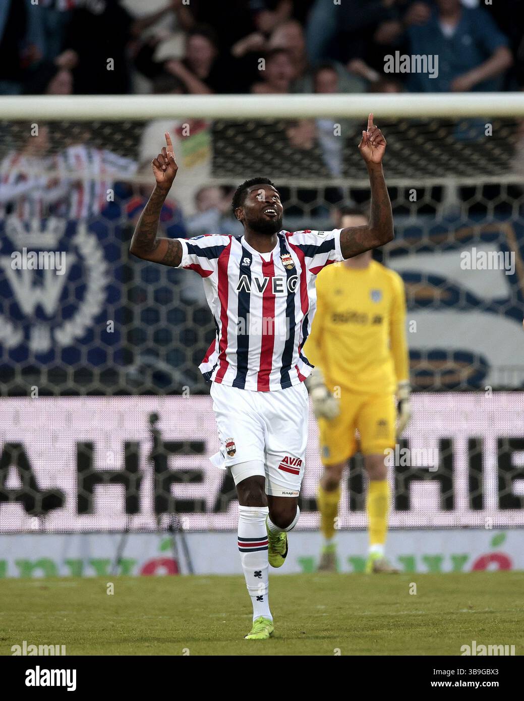 TILBURG - Jeremy Bokila of Willem II celebrates 1-1 during the Dutch ...