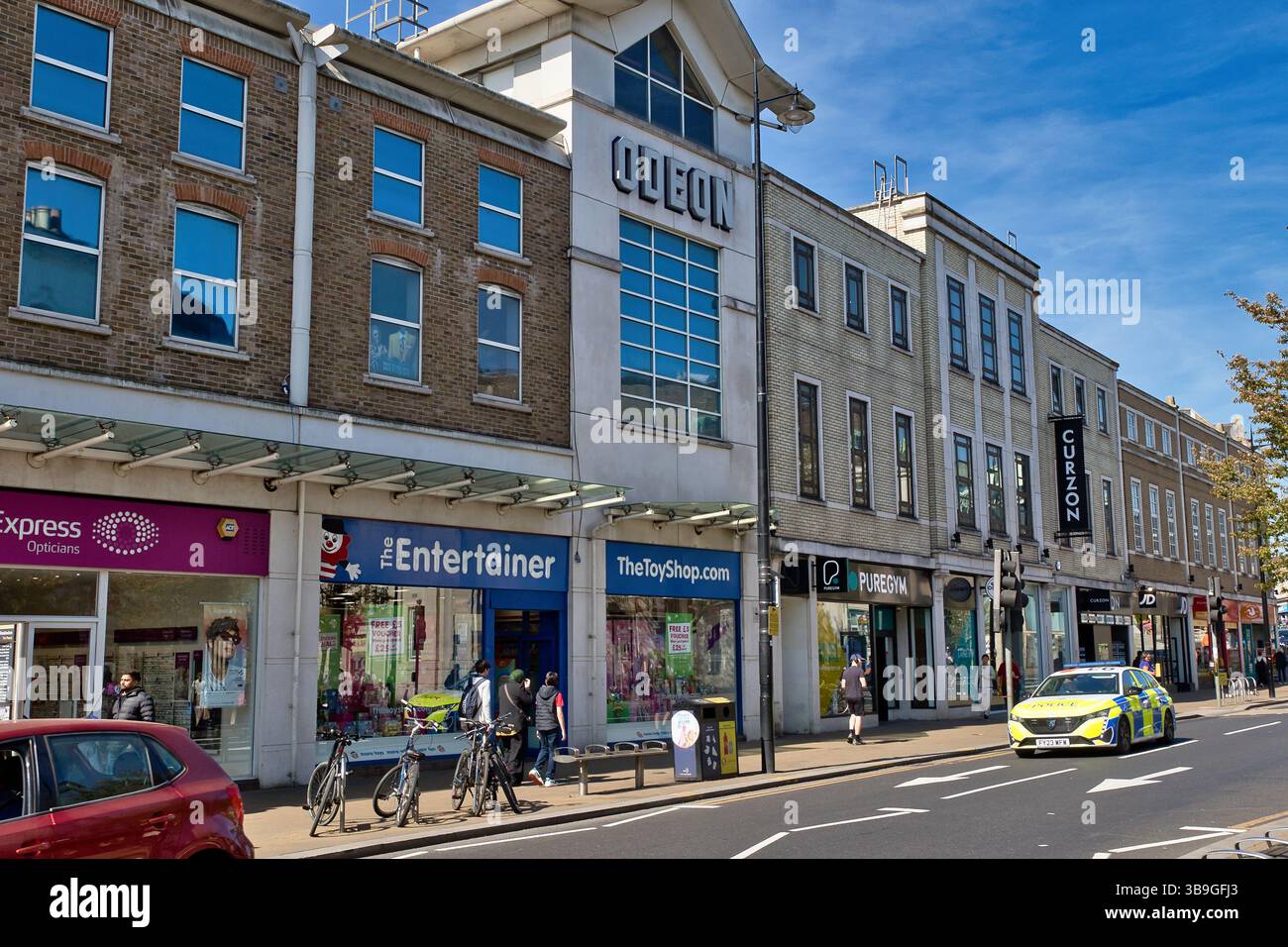 Curzon cinema wimbledon hi-res stock photography and images - Alamy