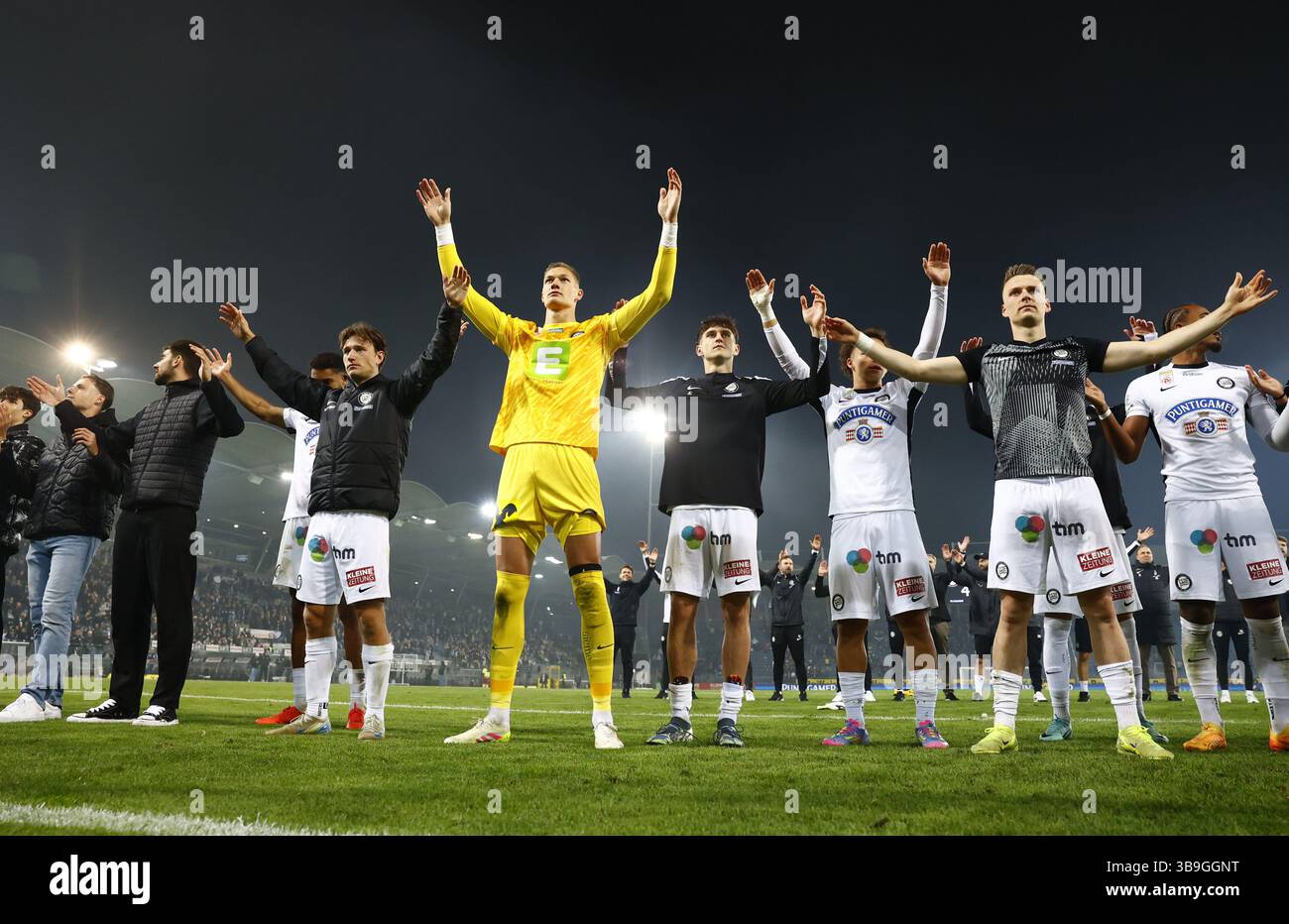 ABD0177 20250509 - GRAZ - ÖSTERREICH: Jubel bei Sturm Graz während der ...