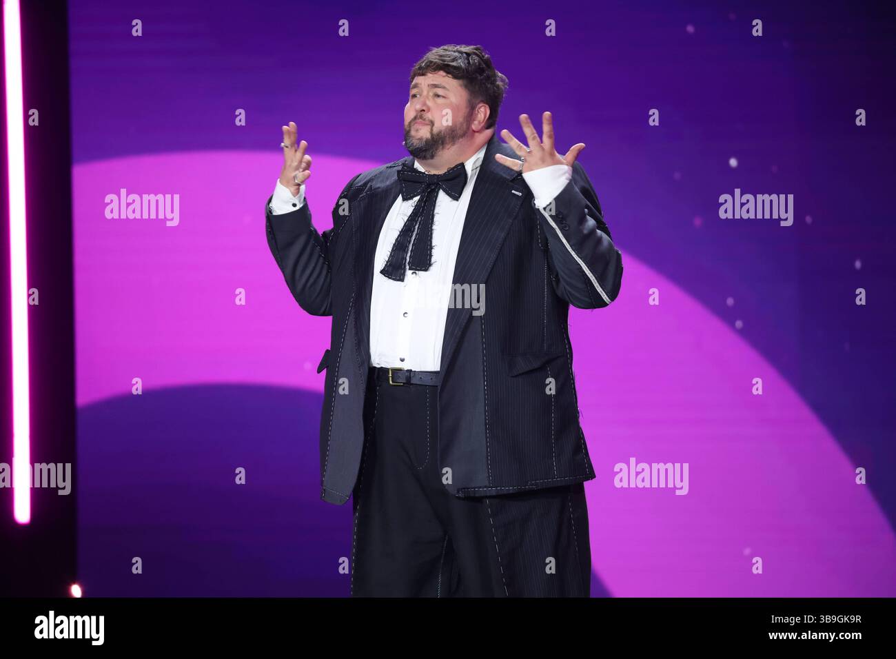 Daniel Zillmann Laudator BESTES MASKENBILD bei Verleihung DEUTSCHER ...