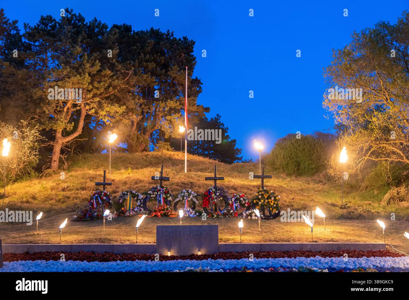 WASSENAAR - THE NETHERLANDS, 04 MAY: The commemoration at the former ...