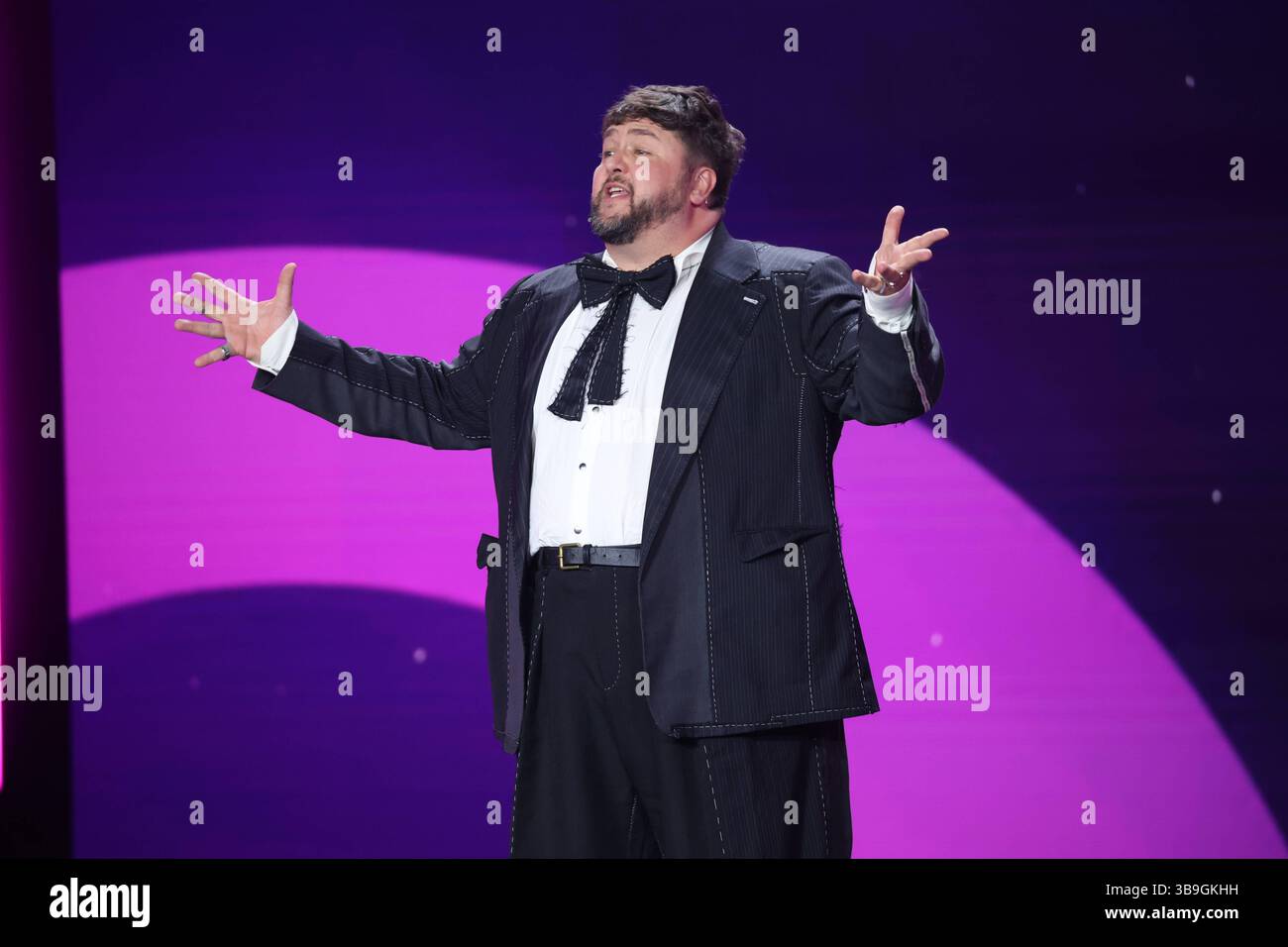 Daniel Zillmann Laudator BESTES MASKENBILD bei Verleihung DEUTSCHER ...