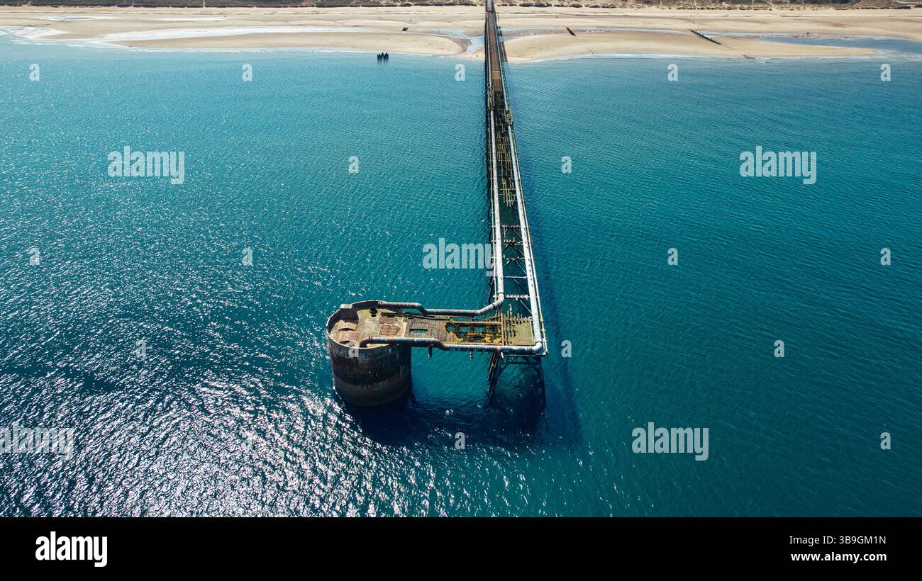 Aerial view sparkling ocean pier hi-res stock photography and images ...