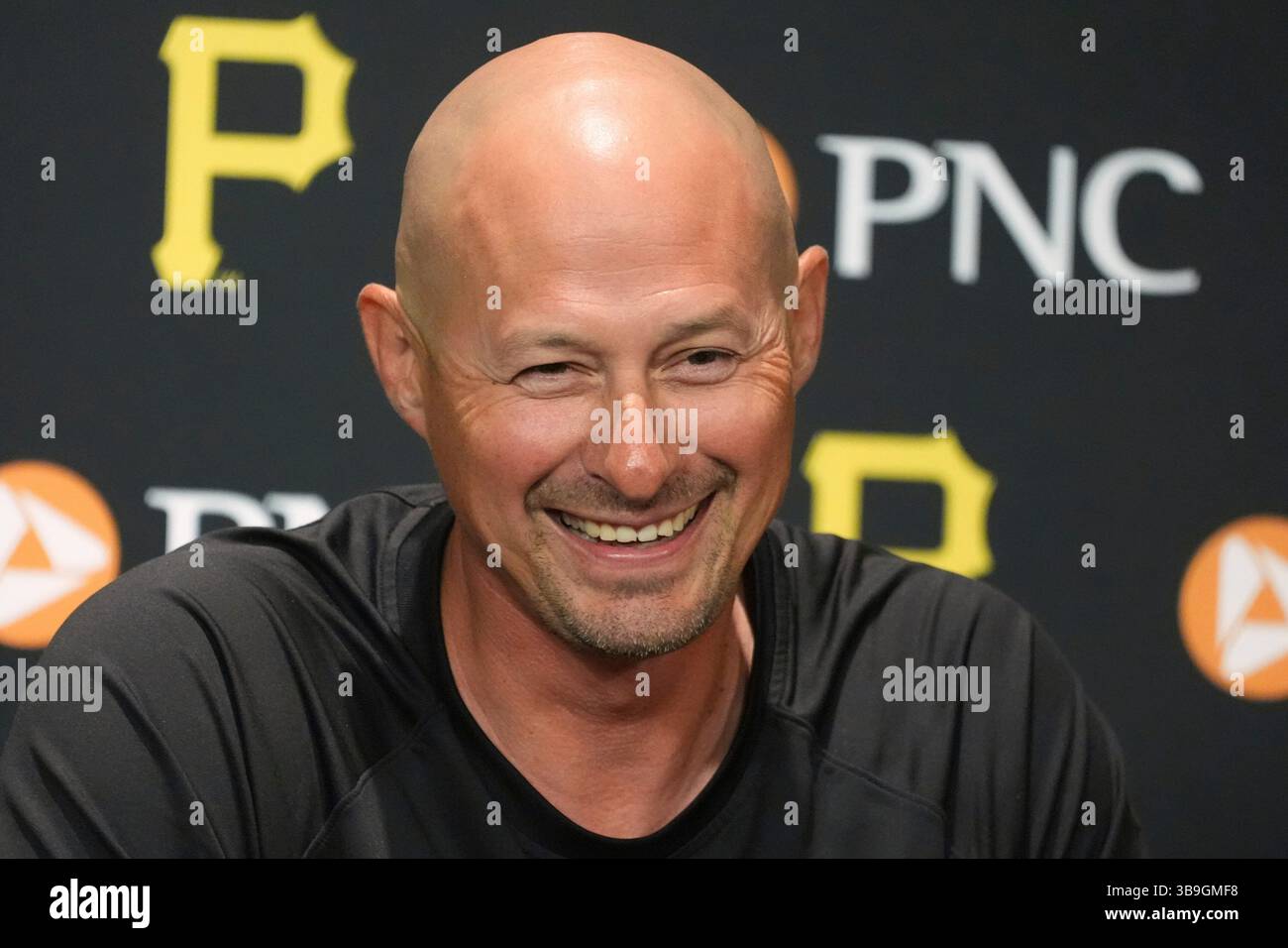 Newly named manager of the Pittsburgh Pirates Don Kelly talks with ...