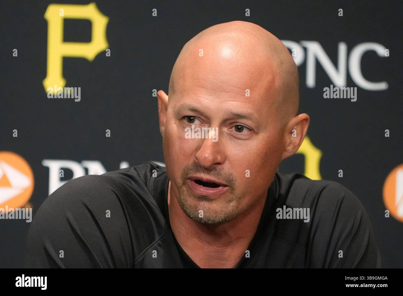 Newly named manager of the Pittsburgh Pirates Don Kelly talks with ...