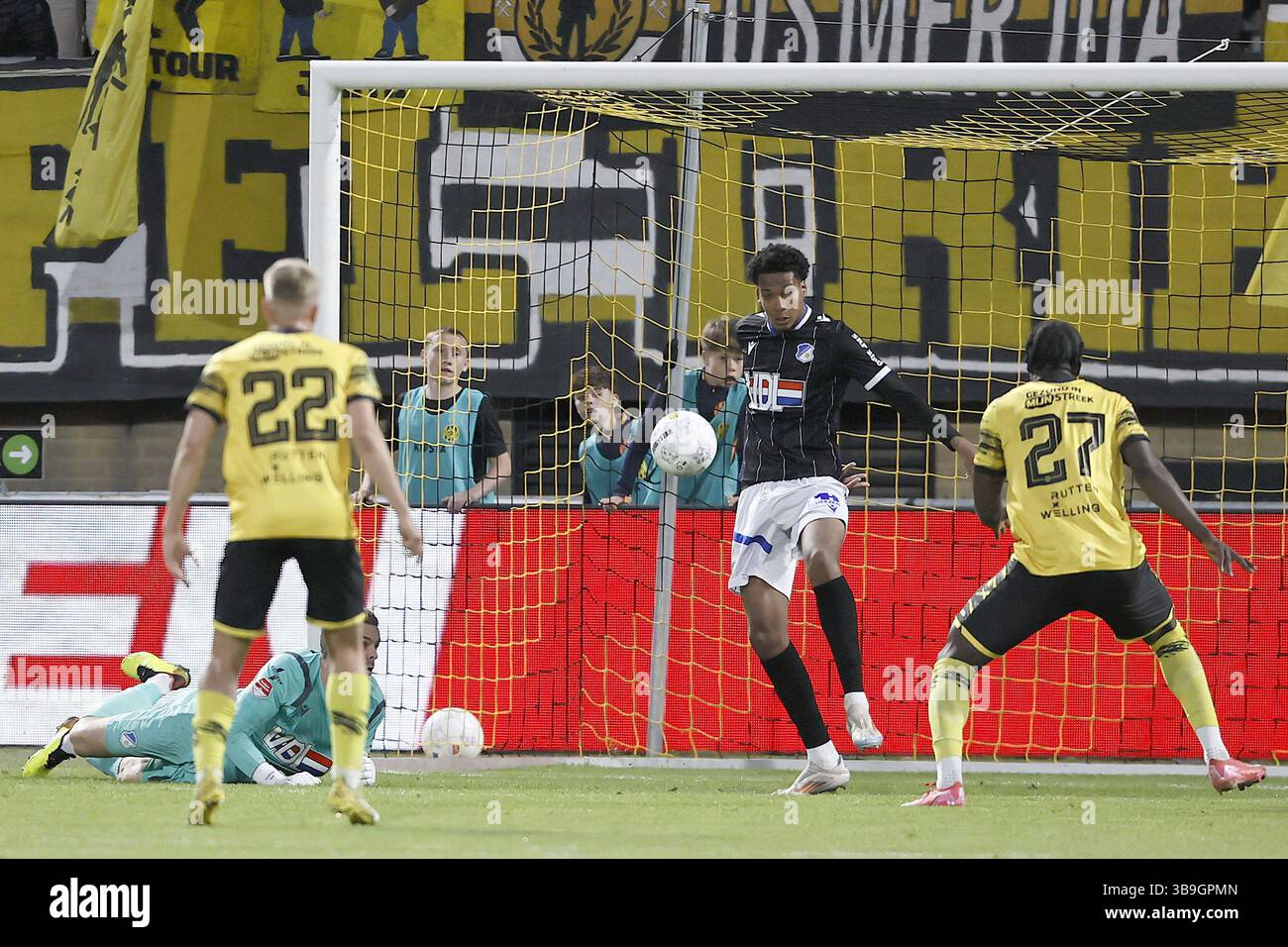 KERKRADE, Netherlands. 09th May, 2025. football, Dutch Keuken Kampioen Divisie, Roda JC - FC ...