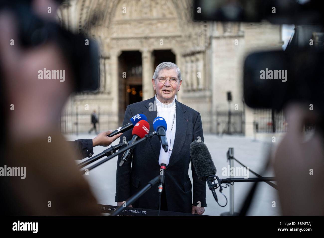 Archbishop of Paris Laurent Ulrich performs a solemn mass for Pope Leon ...