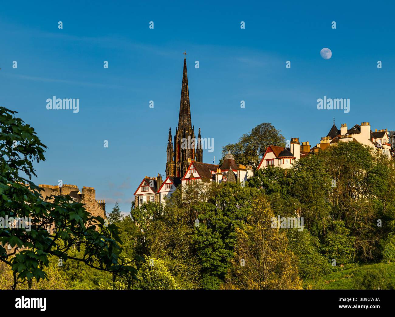 Princes Street, Edinburgh, Scotland, UK, 9th May 2025. UK Weather: 93% ...