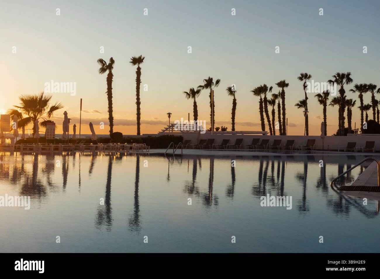 Sunset reflection palm trees hi-res stock photography and images - Alamy
