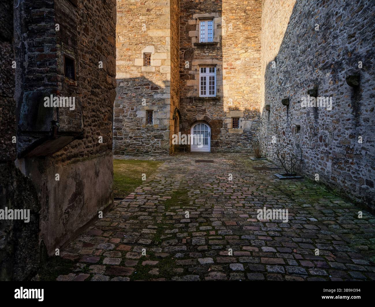 In the historic old town of Dinan Stock Photo - Alamy